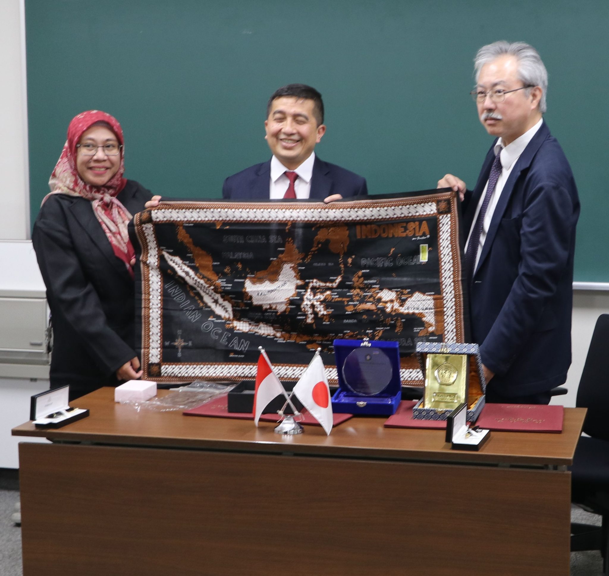 Visits from Abroad / Overseas Visits – THE UNIVERSITY OF OSAKA School of Science